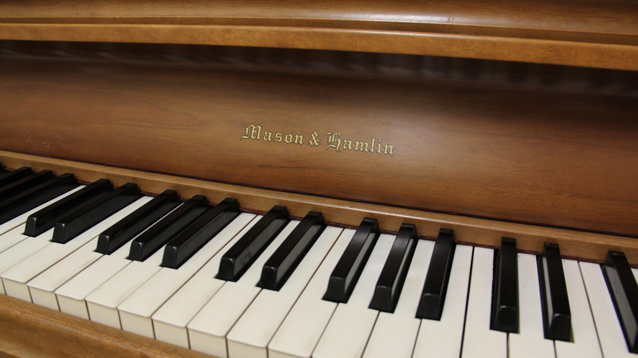 Mason & Hamlin Console Piano - B Natural Pianos