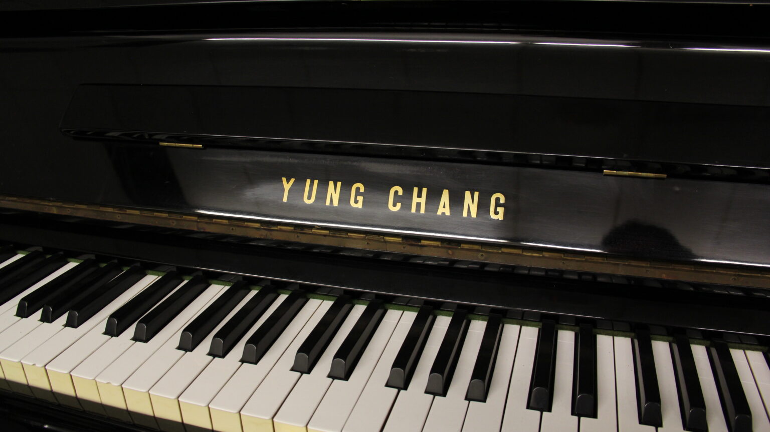 Buy Used Yung Chang 52 U3 Professional Upright Piano in Rockaway NJ - B ...