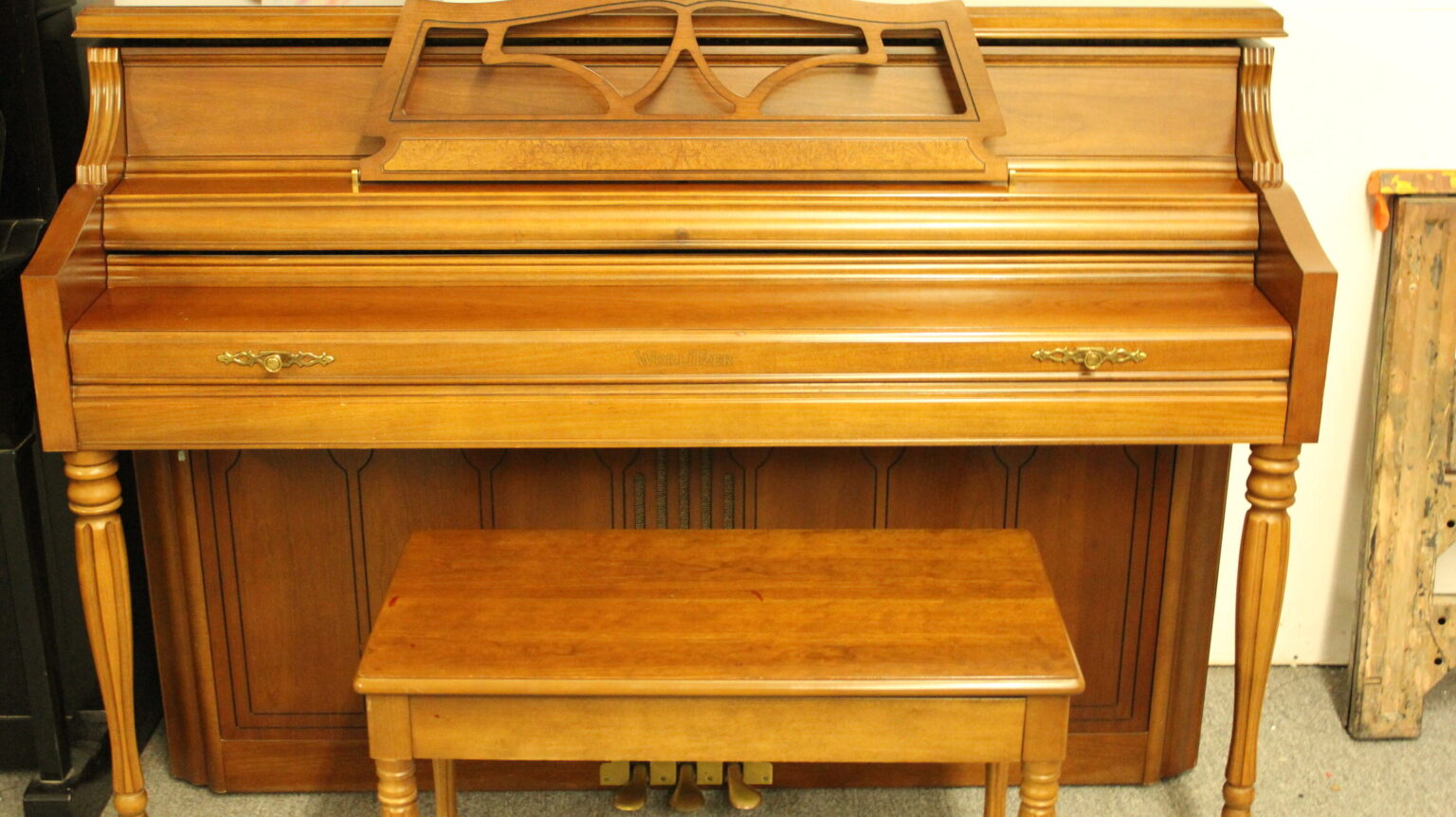 Wurlitzer 43" Console Piano - B Natural Pianos