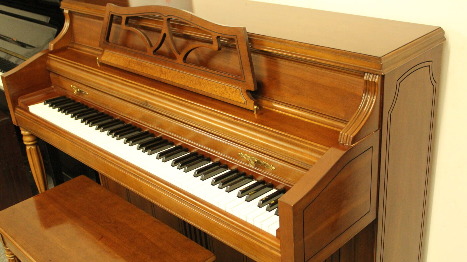 Wurlitzer 43" Console Piano - B Natural Pianos